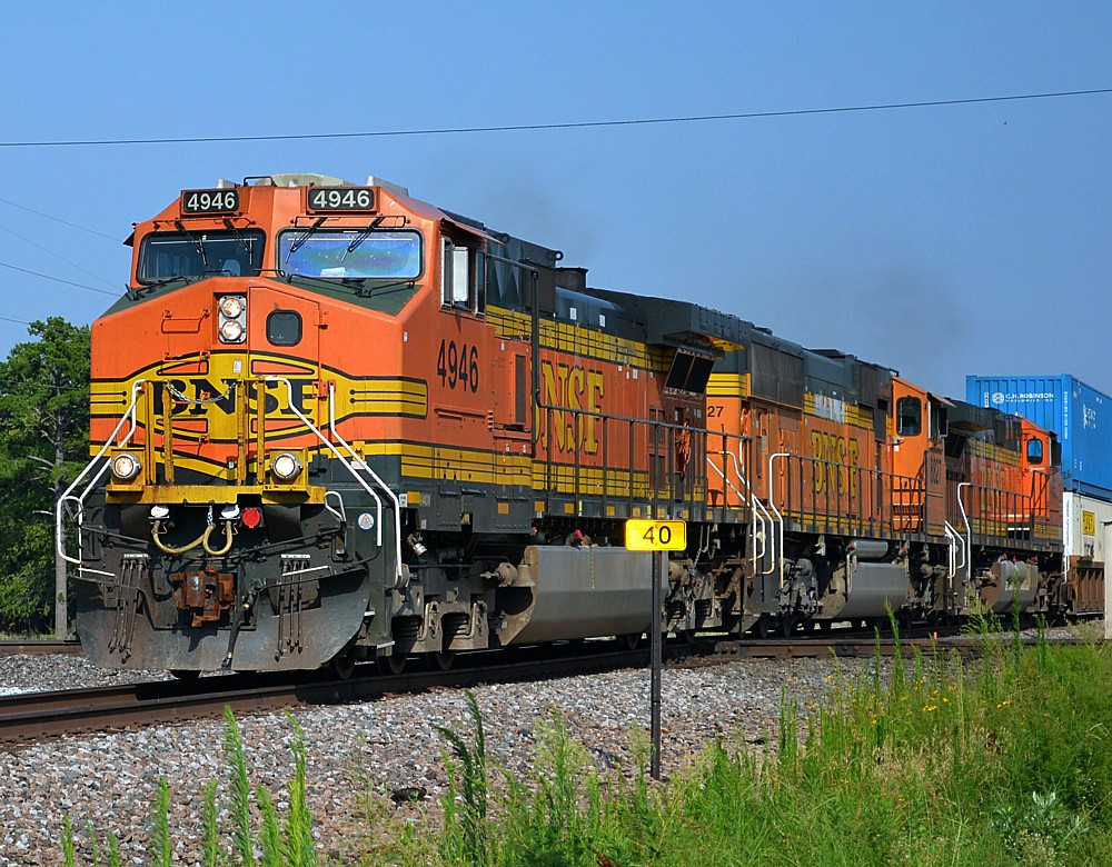 BNSF 4946